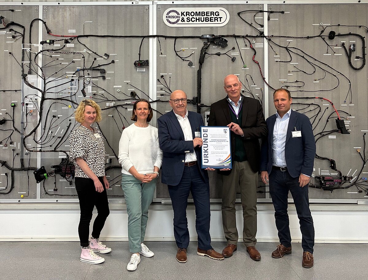 District Administrator Martin Neumeyer visits Kroschu in Abensberg ...